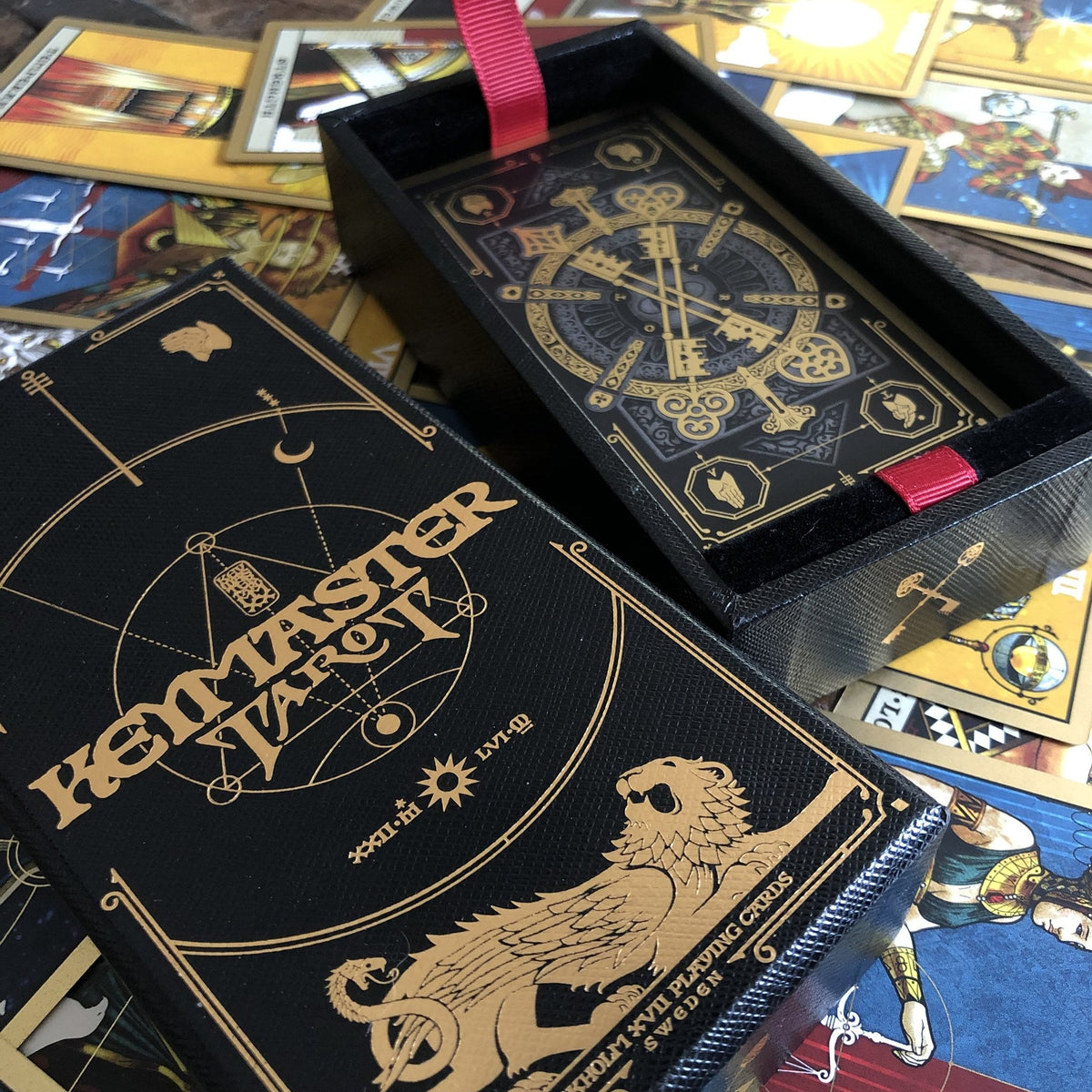 Keymaster Tarot Superior by Stockholm17 – Curated Cards